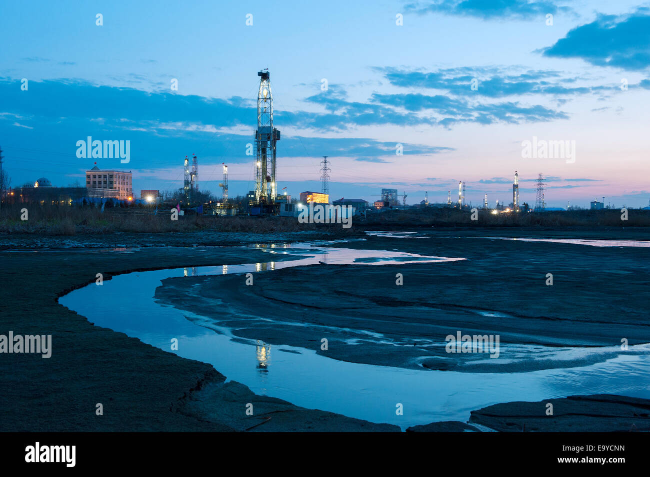 Oil exploitation hi-res stock photography and images - Alamy