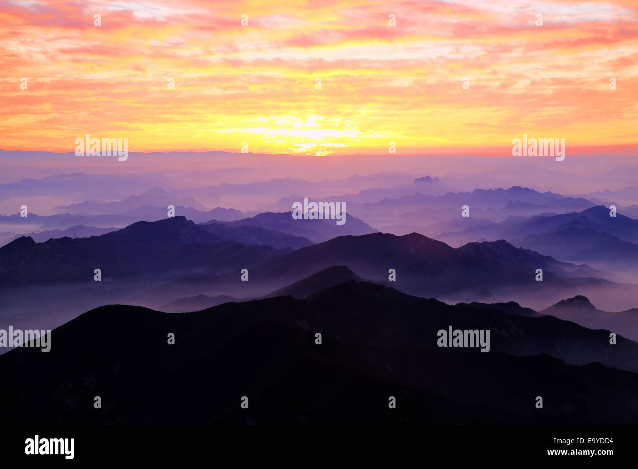 Wuling mountain range hi-res stock photography and images - Alamy