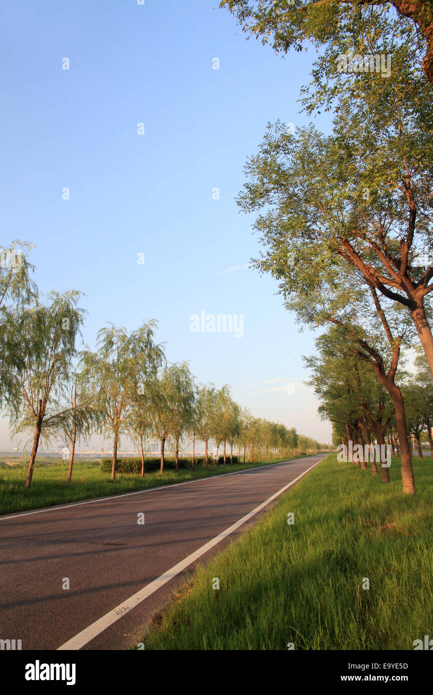 Xi'an, Shaanxi Weihe river embankment road Stock Photo - Alamy