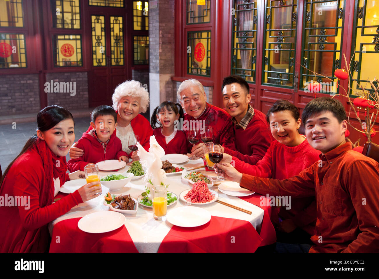 Family reunion enjoyment hi-res stock photography and images - Alamy