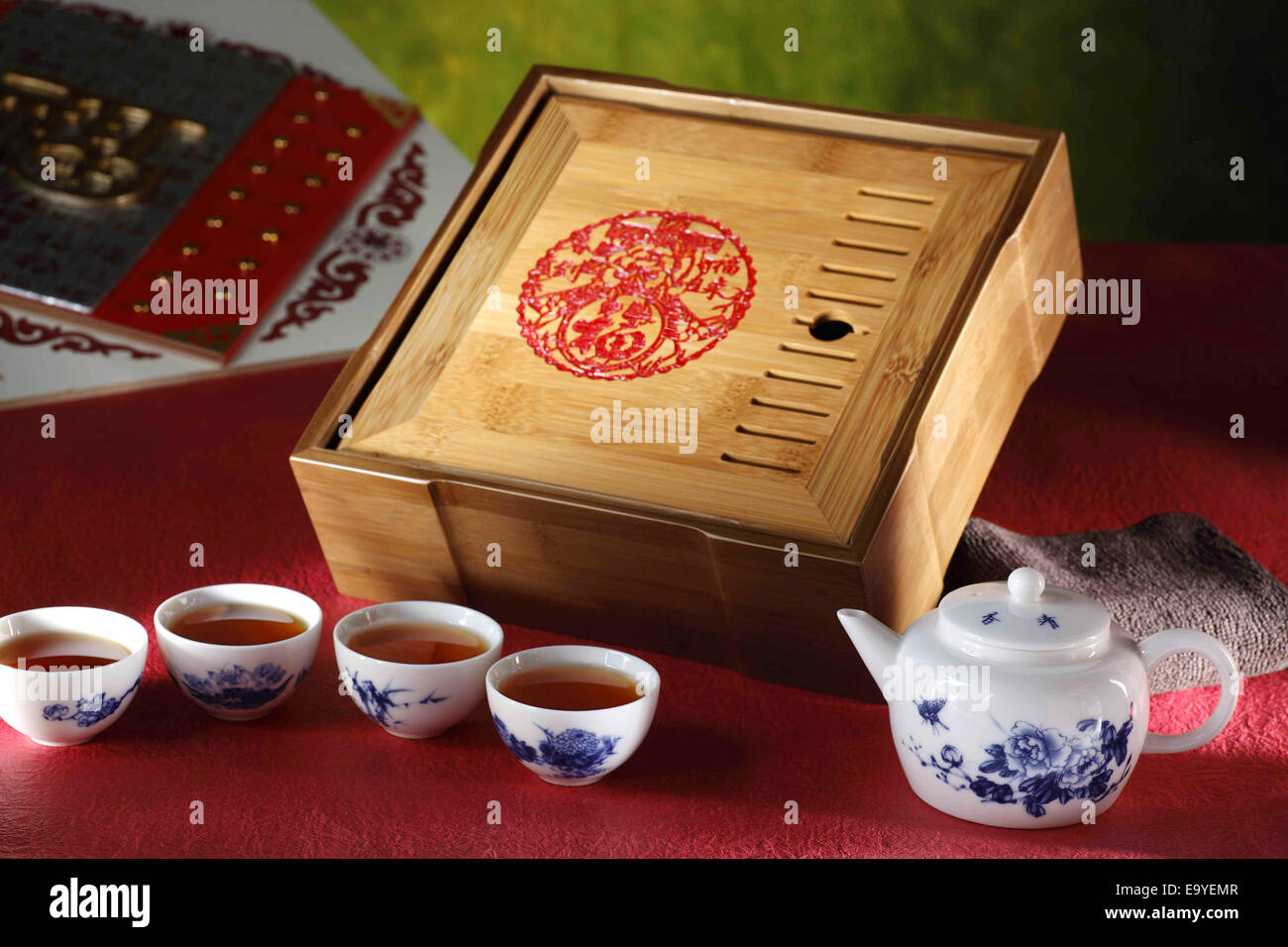 Antique tea packaging hi-res stock photography and images - Alamy