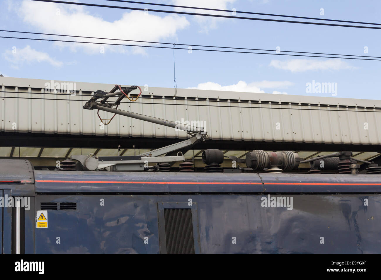Overhead line equipment hi-res stock photography and images - Alamy