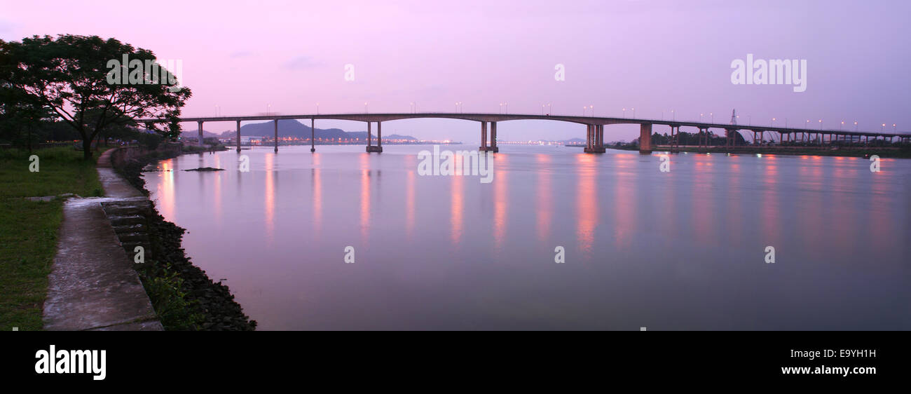 Lin chao hi-res stock photography and images - Alamy