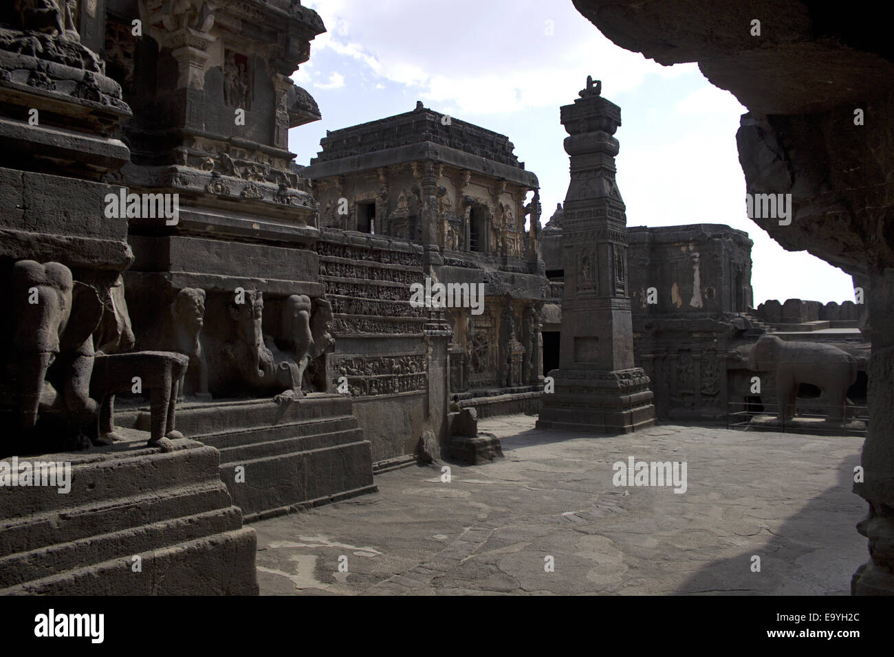 Cave No 16 : Dhvaja stamba , Victory pillar at the North east of ...