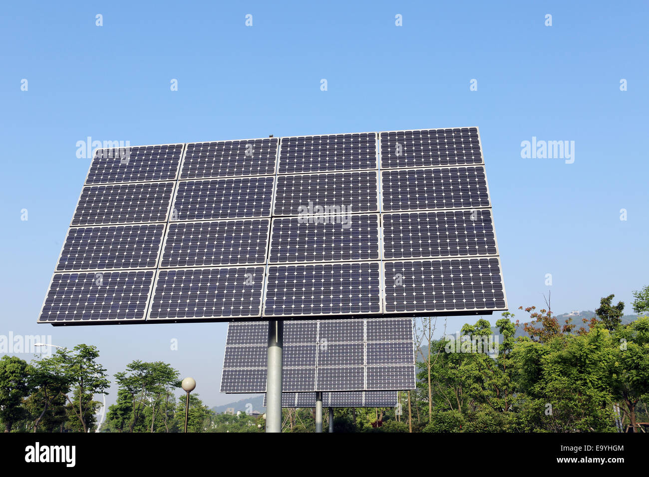 Solar powered street light hi-res stock photography and images - Alamy