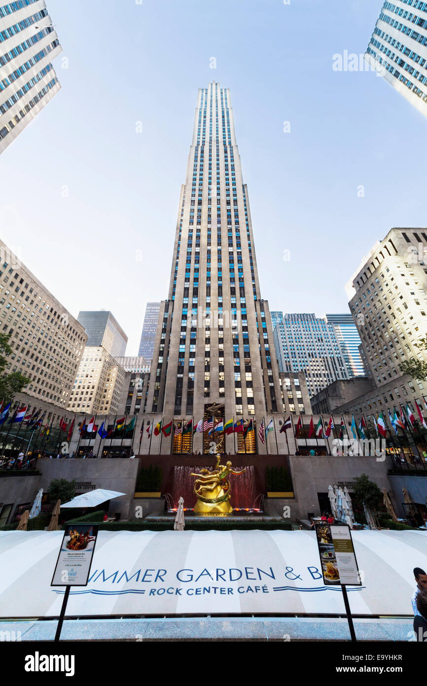 Prometheus statue at the Rockefeller Center, New York City, New York ...