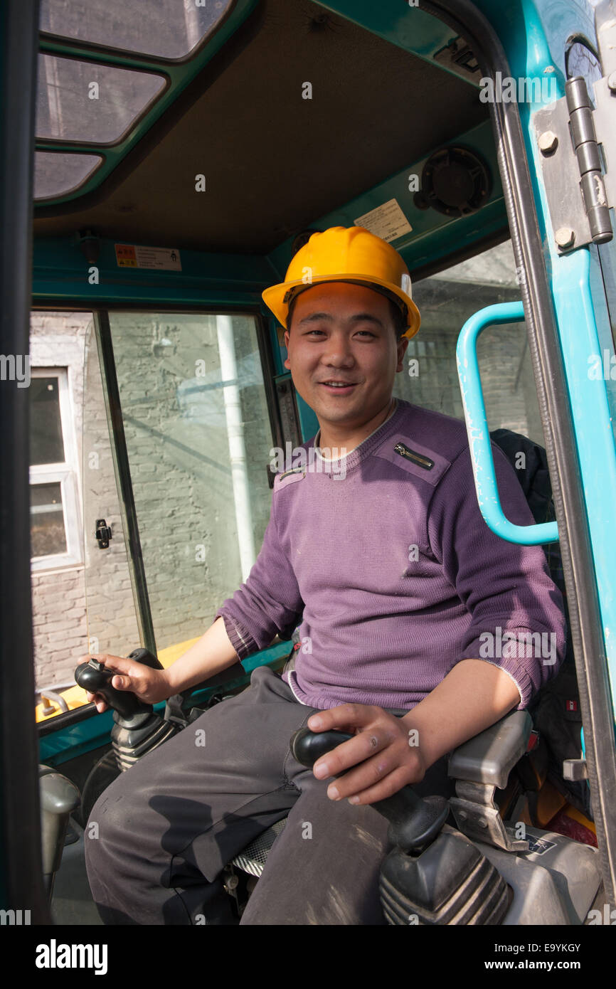 Side view man on construction site hi-res stock photography and images ...