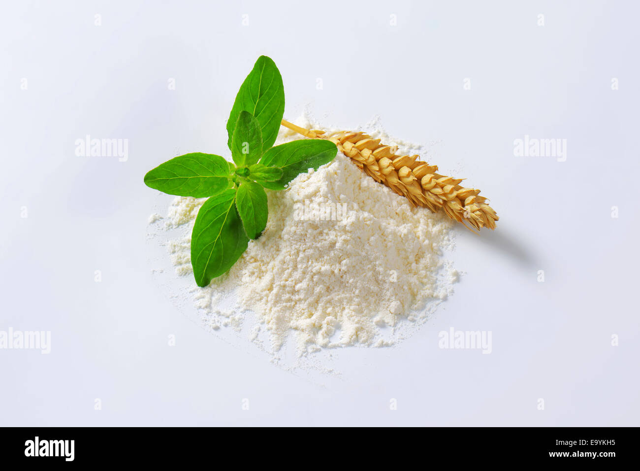 Ground flour hi-res stock photography and images - Alamy
