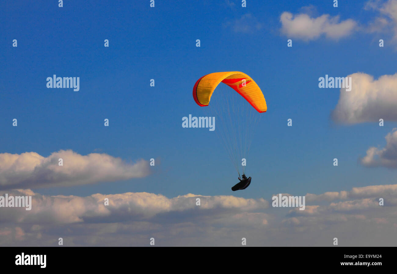 Paragliding wing hi-res stock photography and images - Alamy