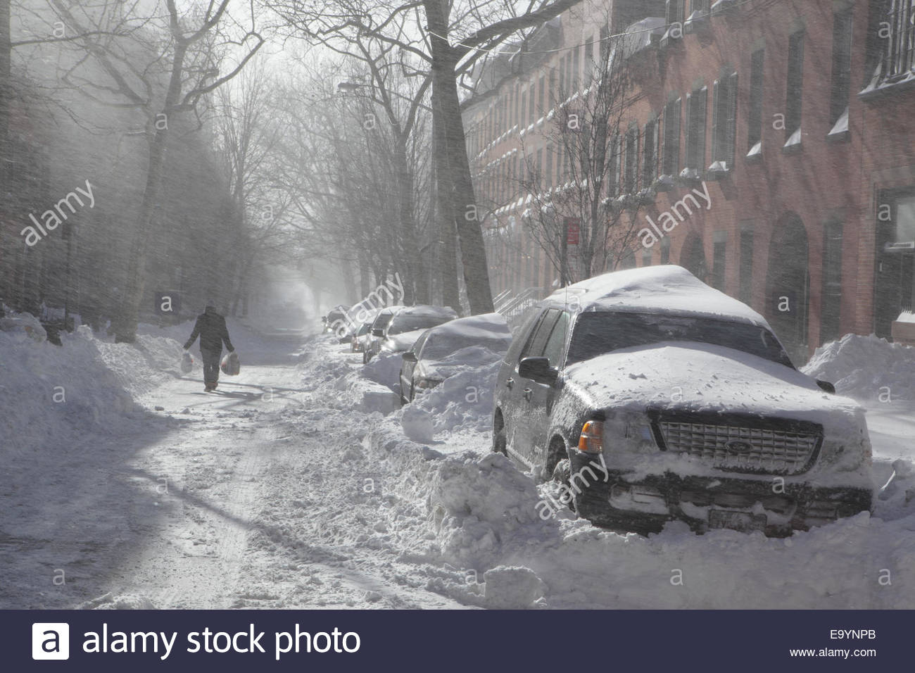 Man Snow Blowing Stock Photos & Man Snow Blowing Stock Images - Alamy
