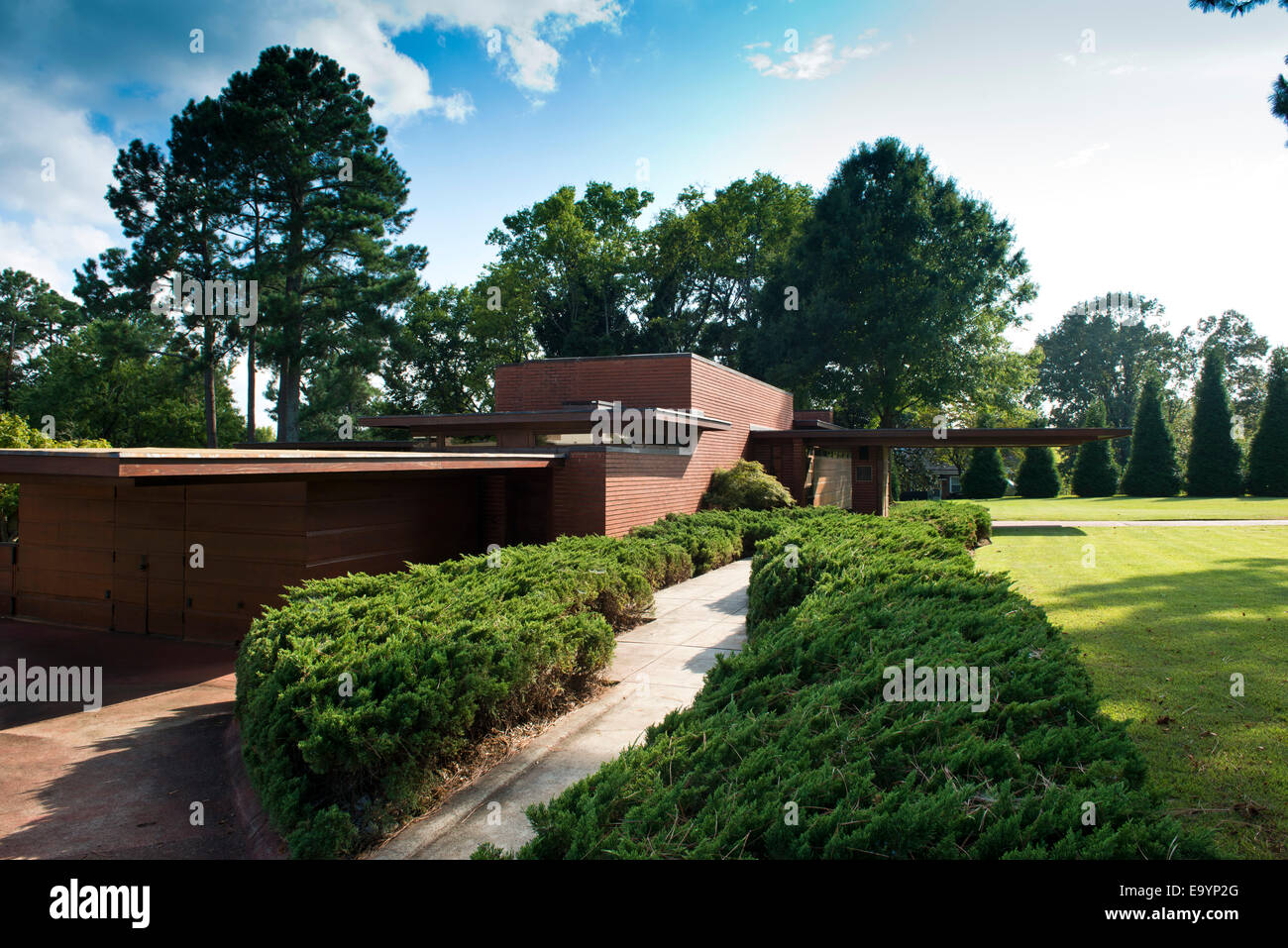 Rosenbaum House designed by Frank Lloyd Wright in 1938. Florence ...