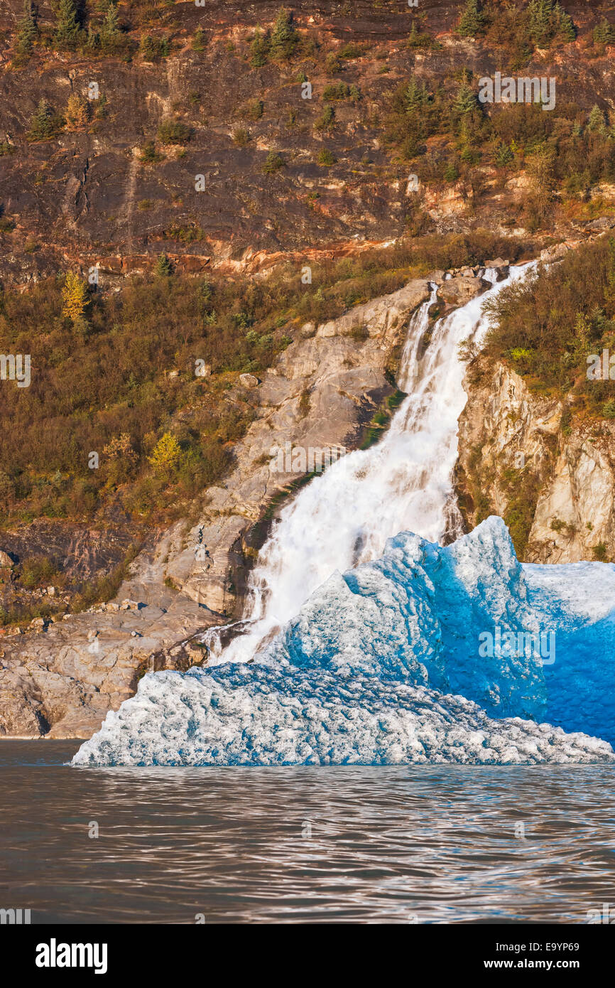 Mendenhall nugget falls waterfall hi-res stock photography and images ...
