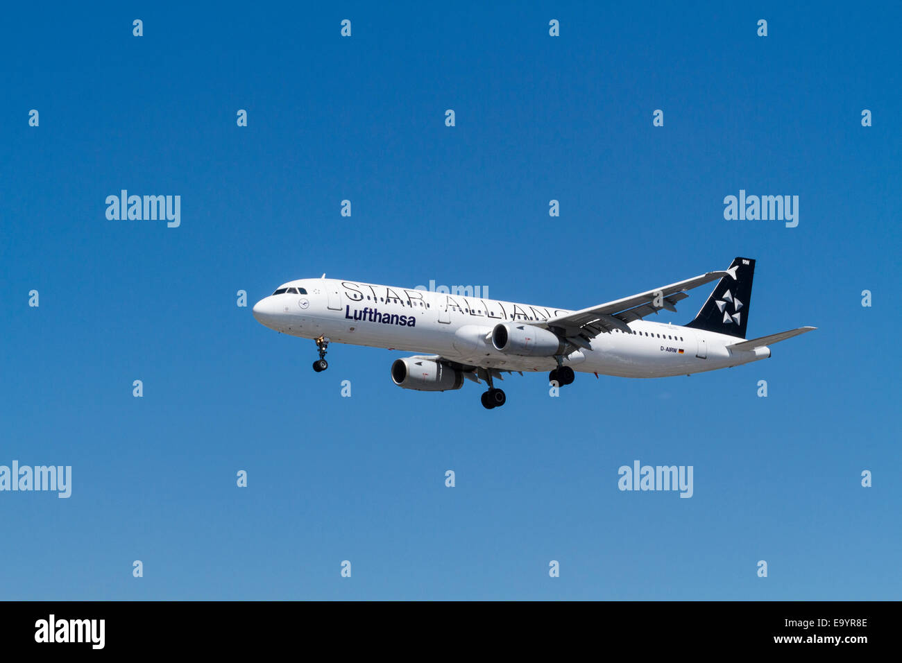 Lufthansa Star Alliance Airbus A321-100 plane, D-AIRW, named Heilbronn ...