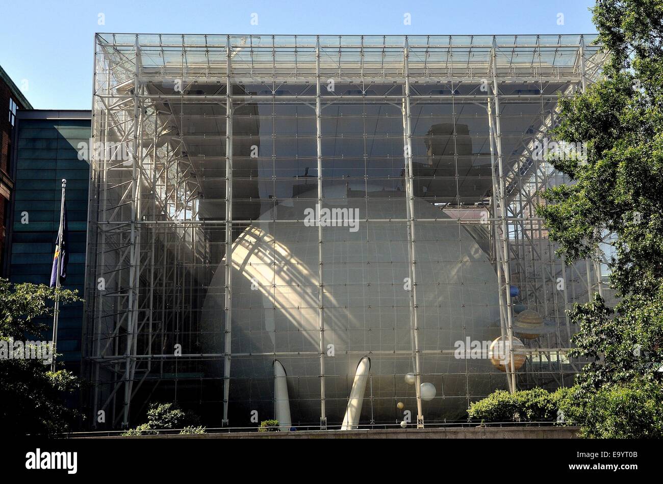 NYC: The futuristic Rose Building houses the Hayden Planetarium at the ...