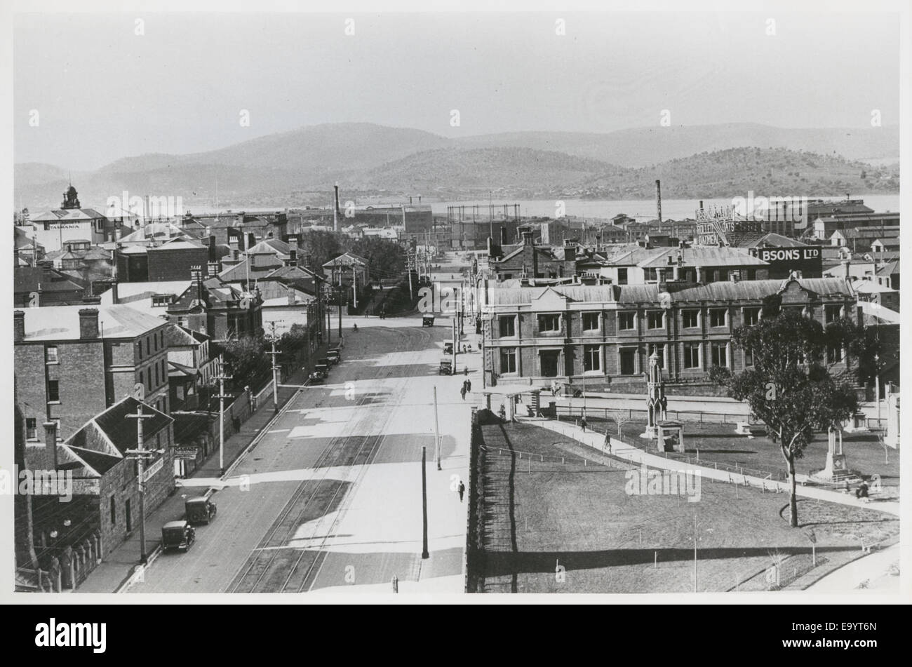 1930s streetscape hi-res stock photography and images - Alamy