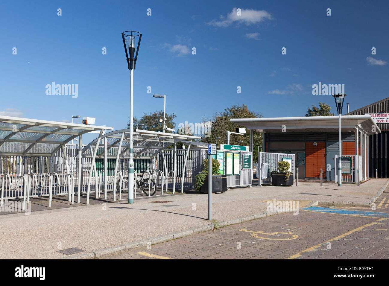 Coulsdon station hi-res stock photography and images - Alamy