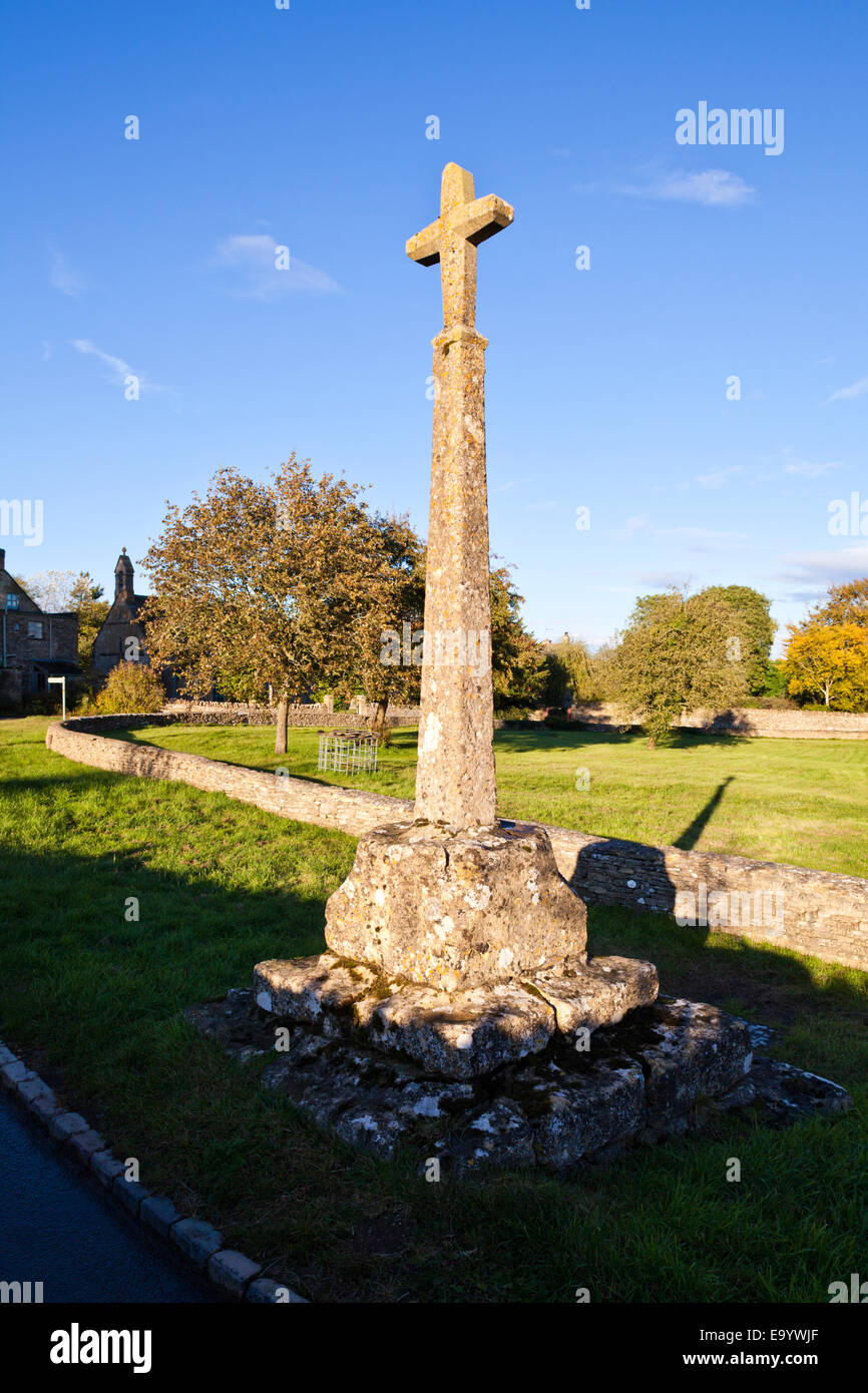 Evening cross hi-res stock photography and images - Alamy