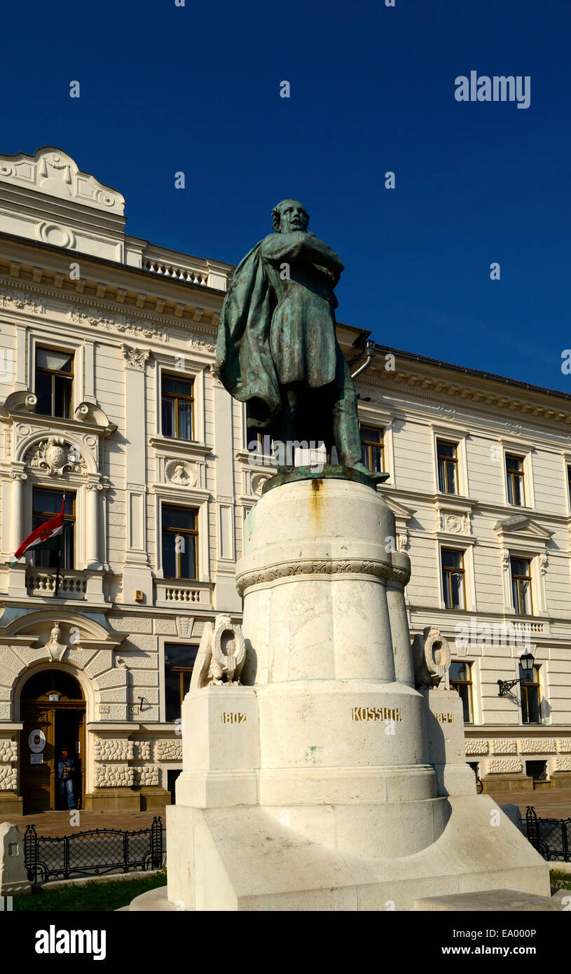 Statue of Kossuth Lajos in front of a governmental building, Pecs ...