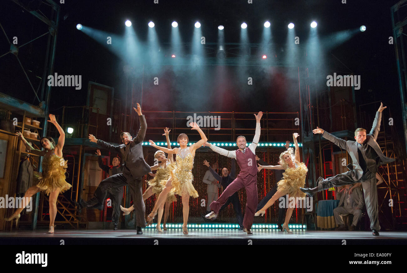 Vincent Simone and Flavia Cacace star in "Dance 'Til Dawn" at the ...