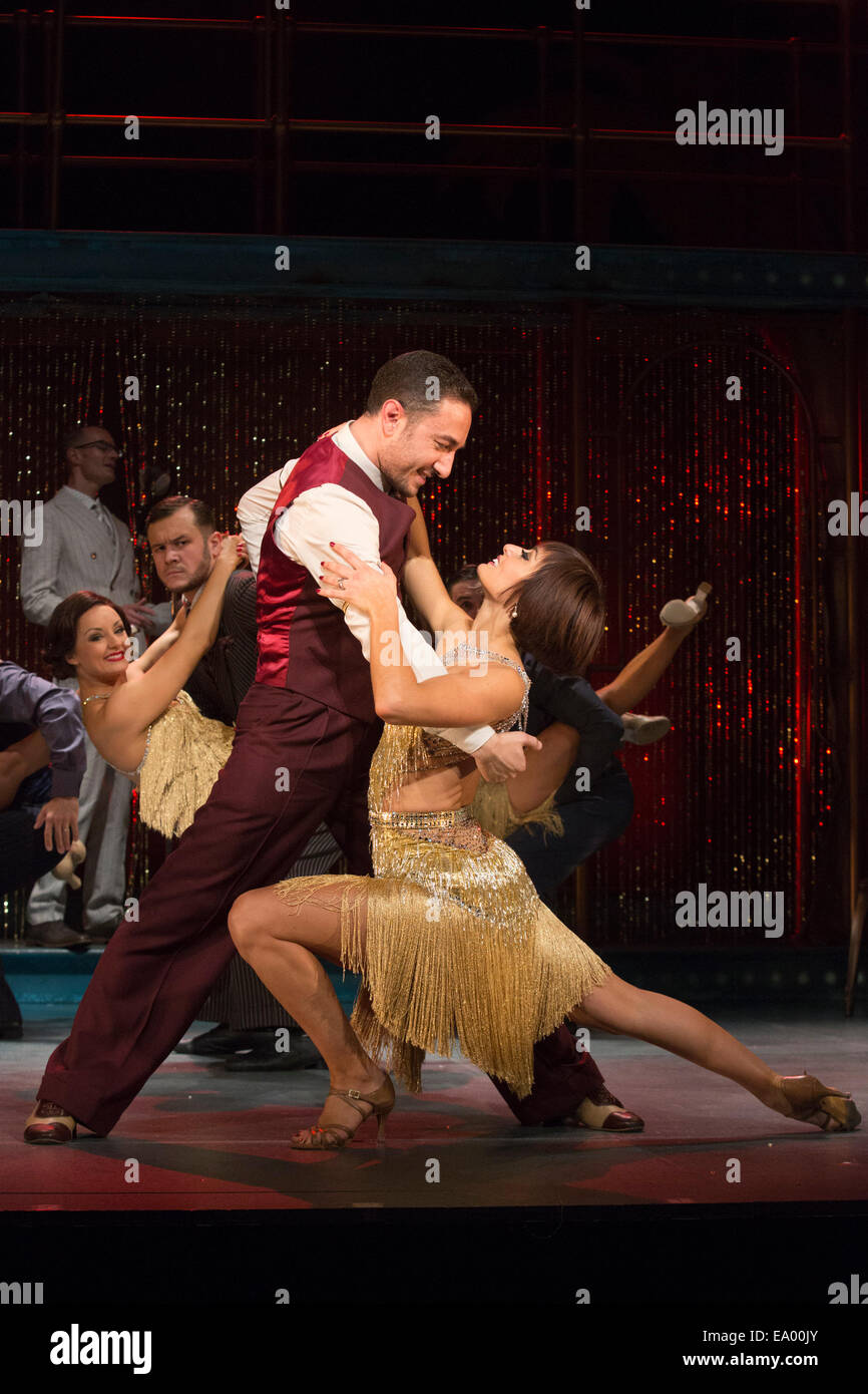 Vincent Simone and Flavia Cacace star in "Dance 'Til Dawn" at the ...