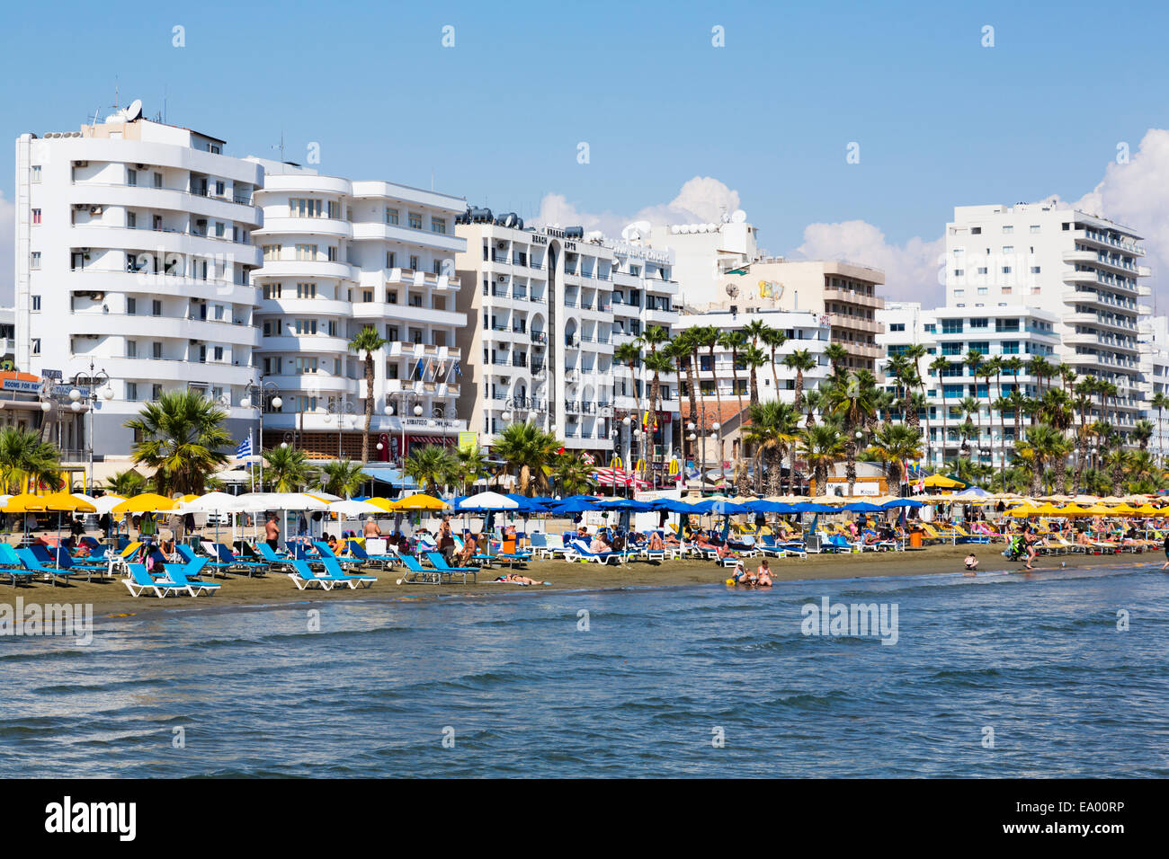 Larnaca seafront, Finikoudes, promenade Stock Photo - Alamy