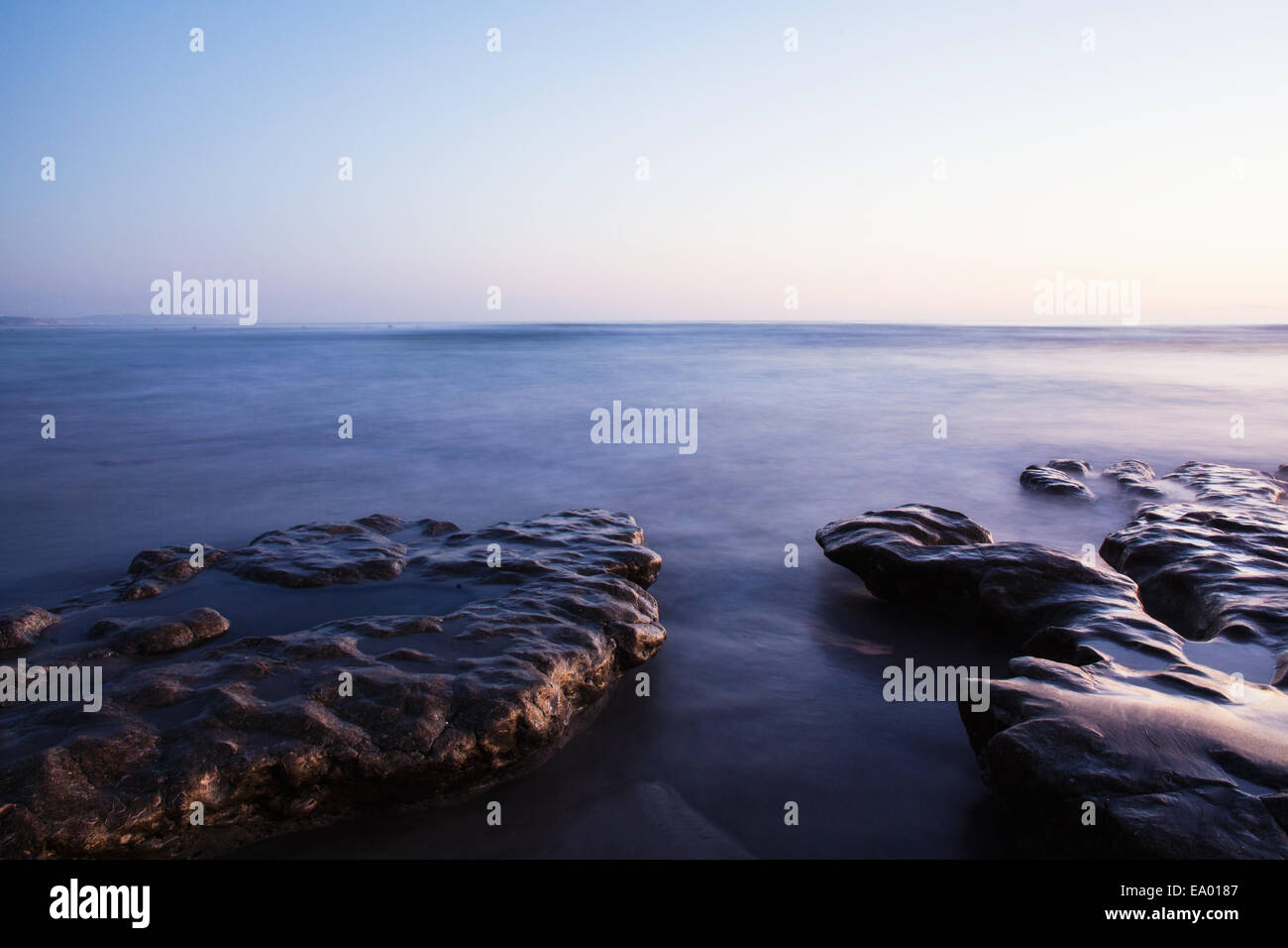 Rock platform hi-res stock photography and images - Alamy
