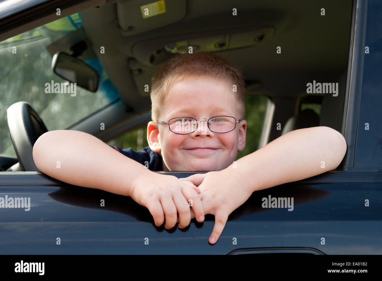 Car behind car hi-res stock photography and images - Alamy