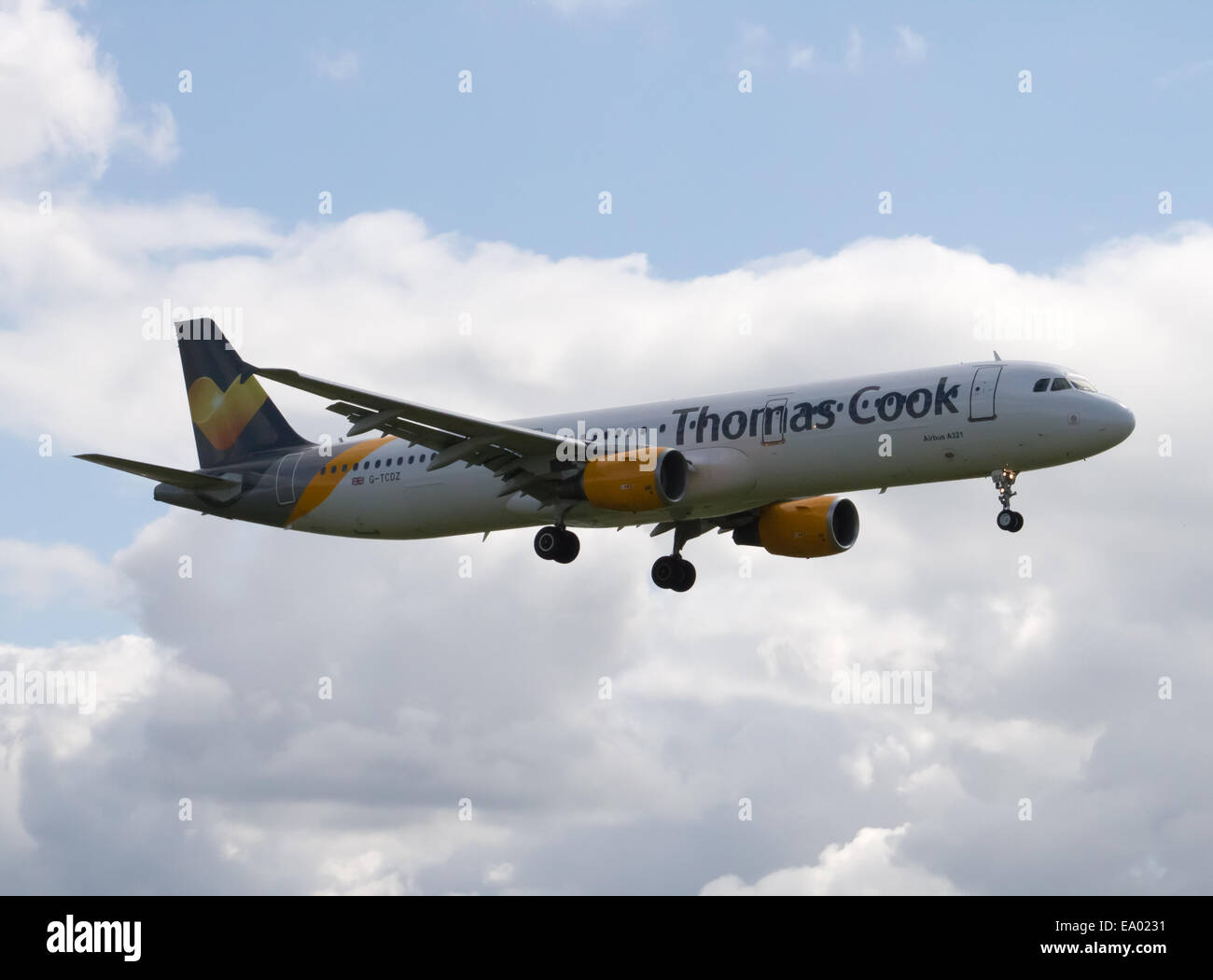 Landing airbus a321 passenger hi-res stock photography and images - Alamy