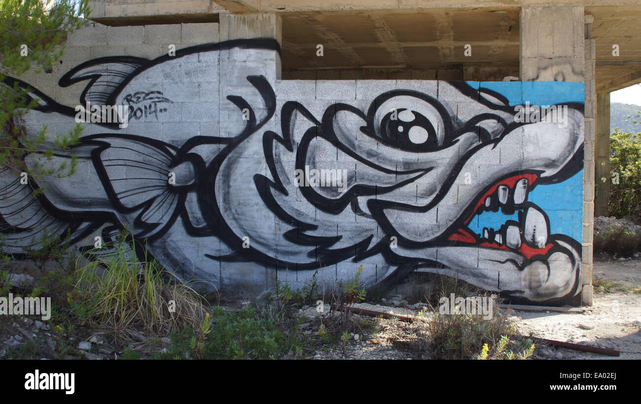 Graffiti wall fish hi-res stock photography and images - Alamy