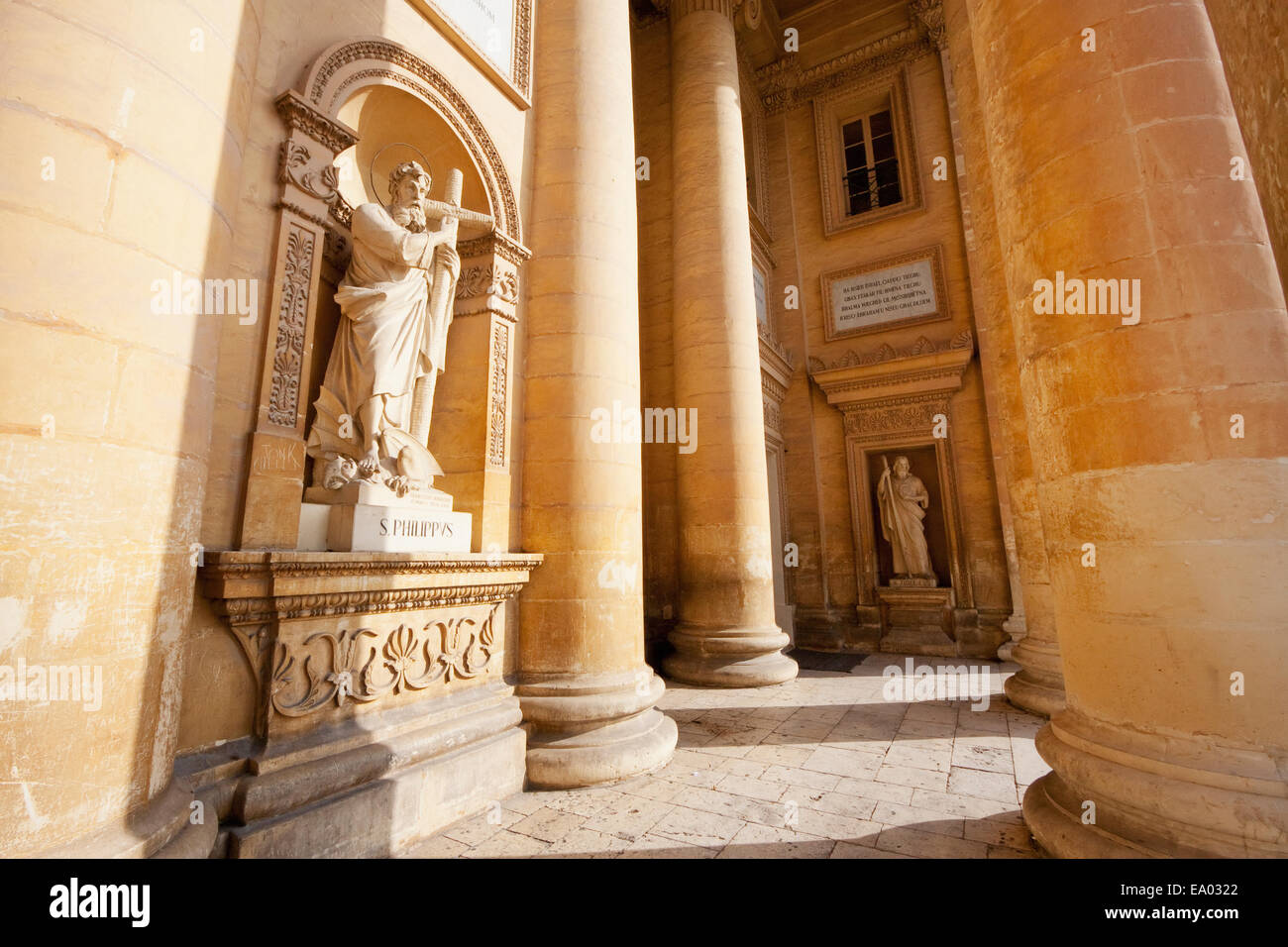 Statues On The Portico Of The Rotunda Of St Marija Assunta, Mosta ...