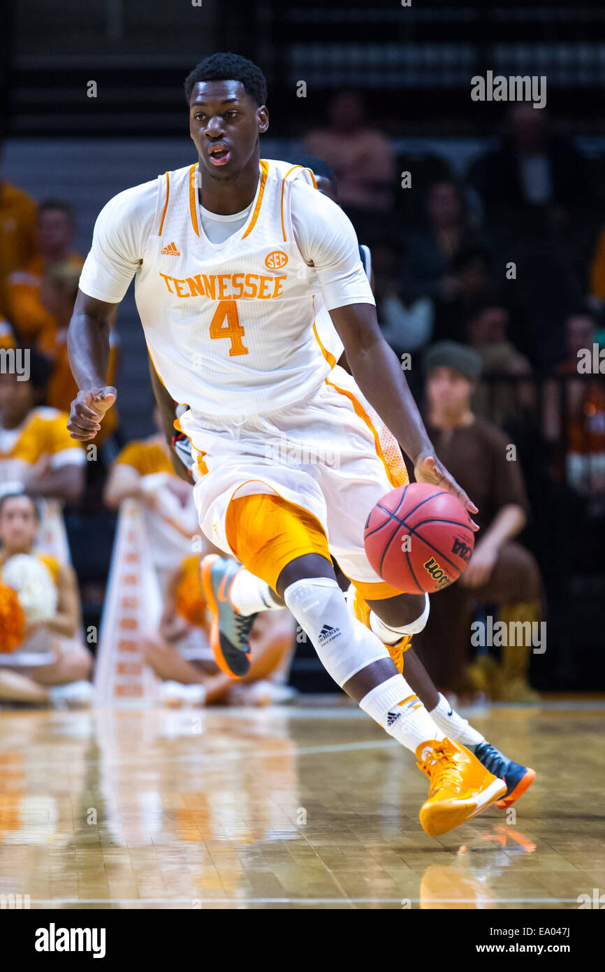 November 3, 2014:Armani Moore #4 of the Tennessee Volunteers brings the ...