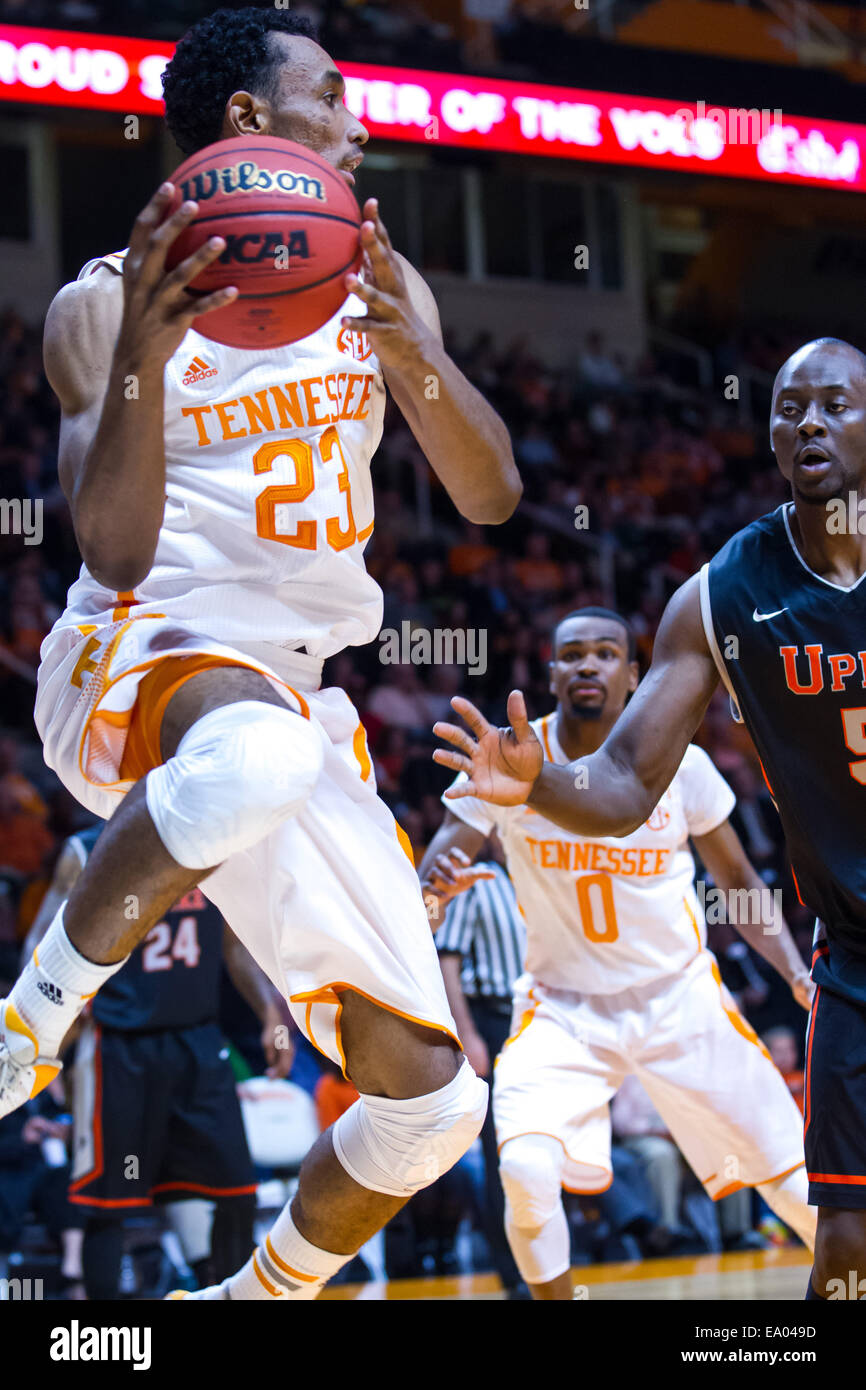 November 3, 2014:Derek Reese #23 of the Tennessee Volunteers saves the ...