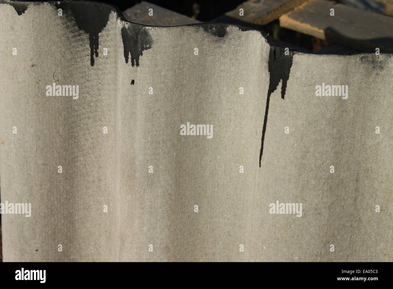 Asbestos roofing material hi-res stock photography and images - Alamy