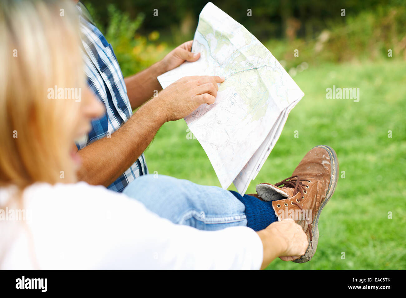 Reading walking map hi-res stock photography and images - Alamy