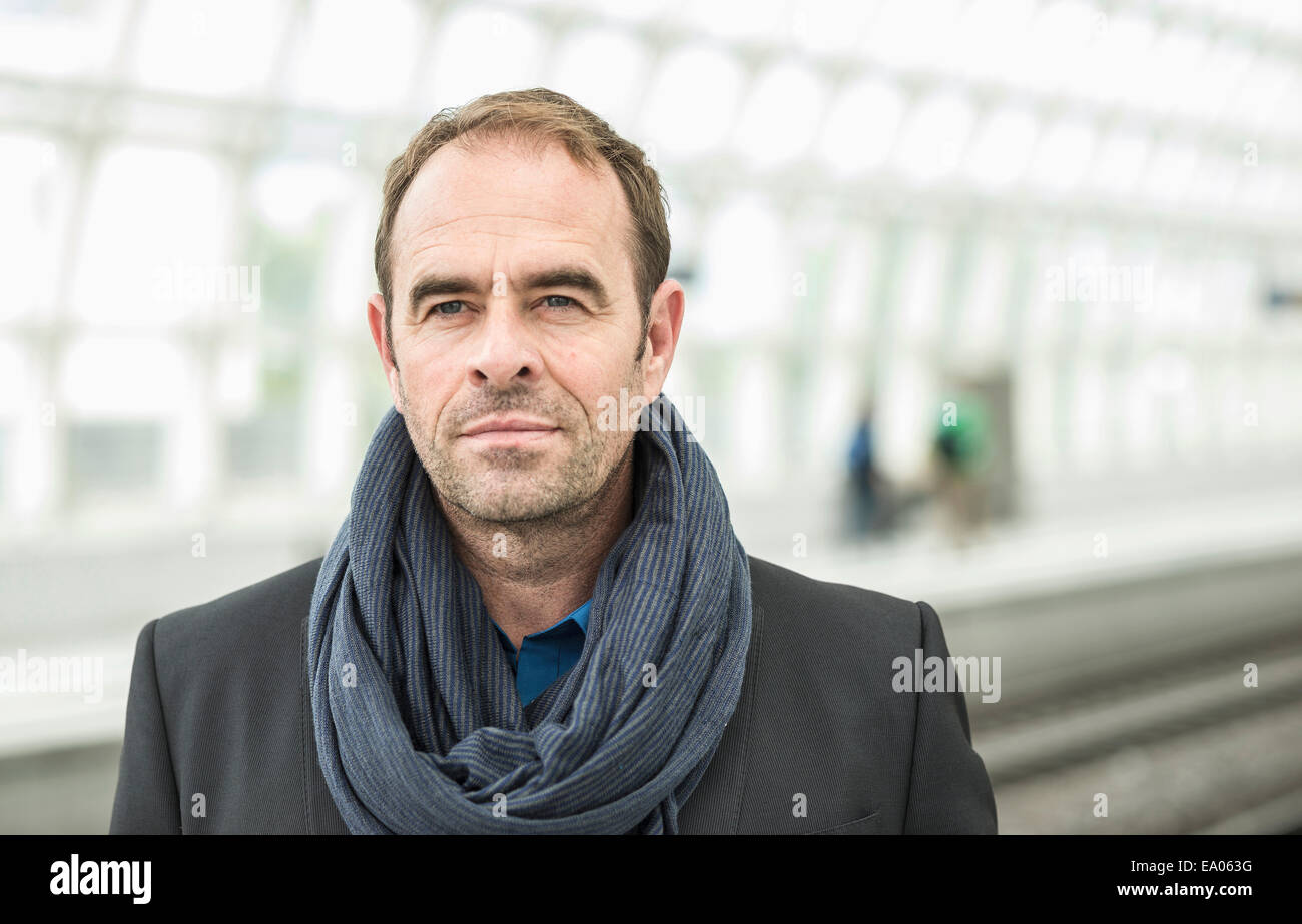 Mature business man hi-res stock photography and images - Alamy