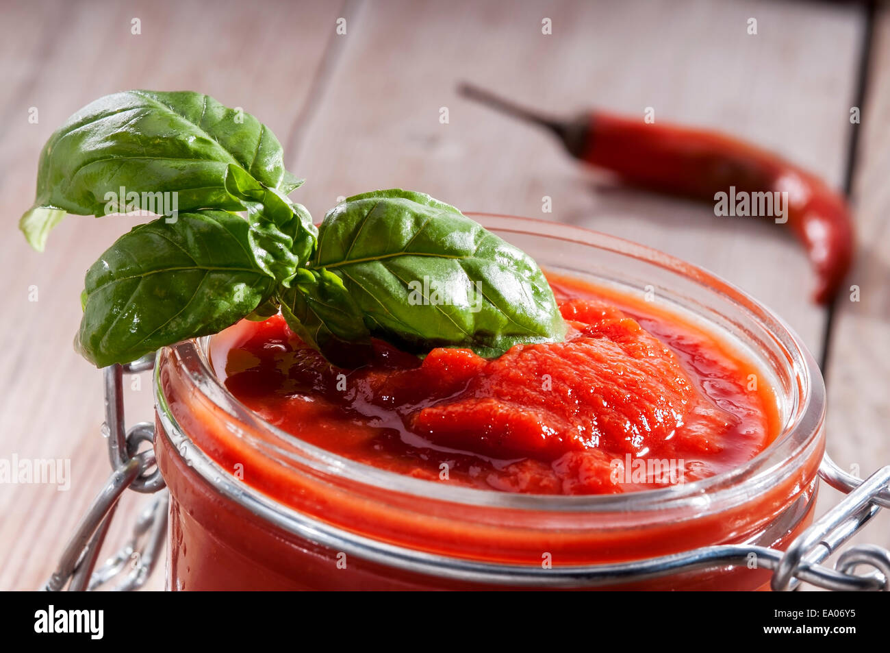 Composition of ingredients for the preparation of tomato sauce in the ...