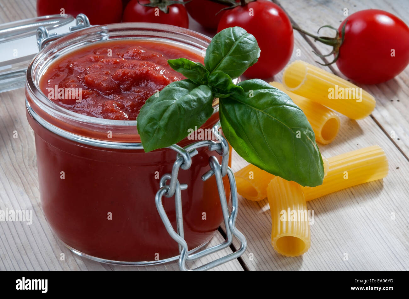 Composition of ingredients for the preparation of tomato sauce in the ...