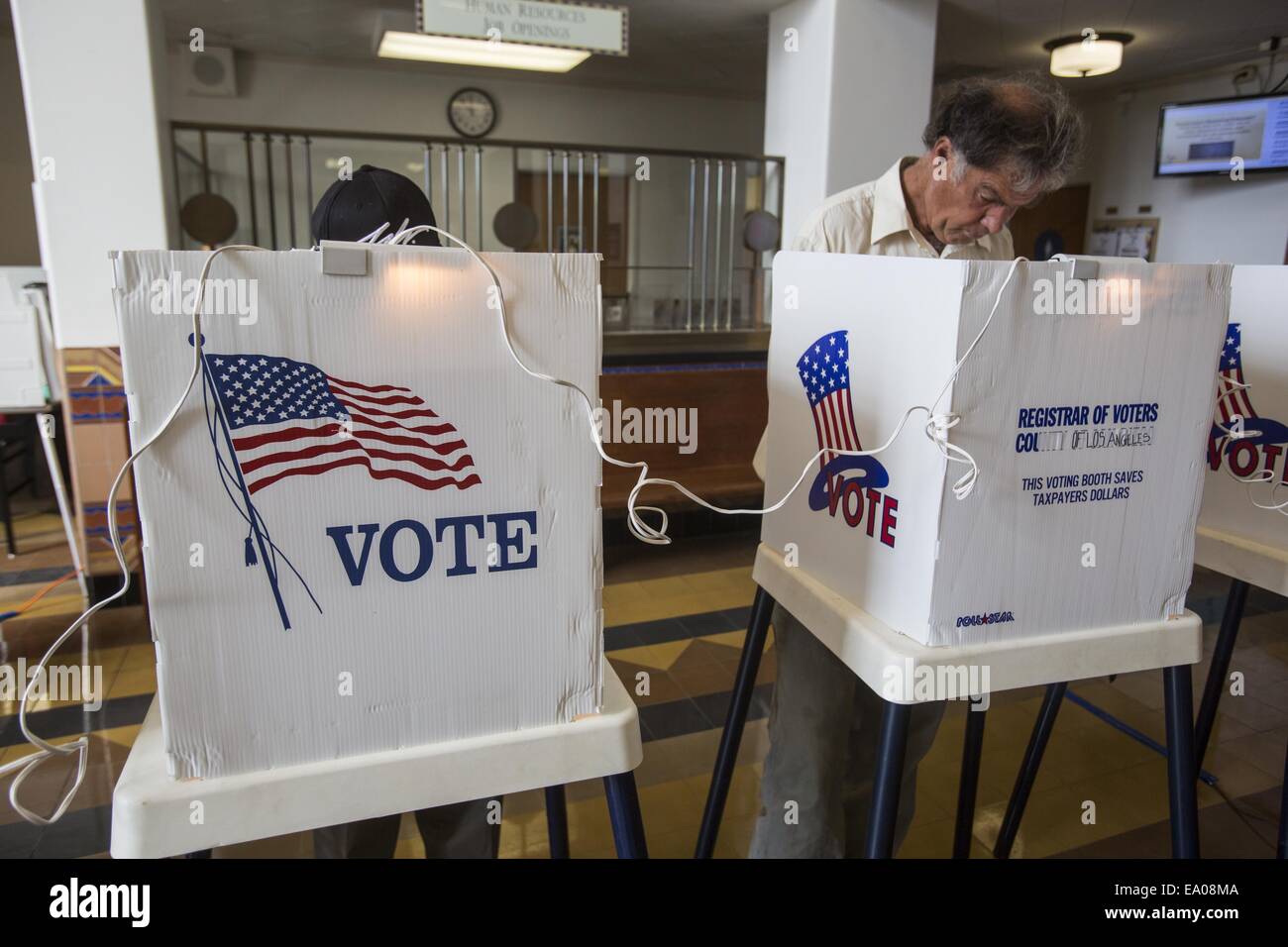 Los Angeles, California, USA. 4th Nov, 2014. Voters cast their ballots ...