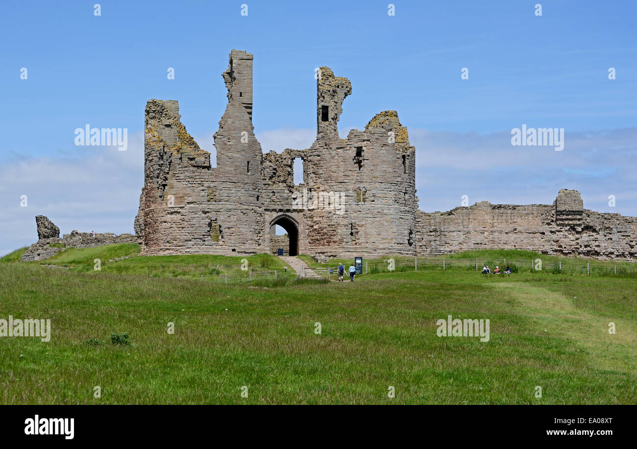 Dunstanburgh castle gatehouse hi-res stock photography and images - Alamy