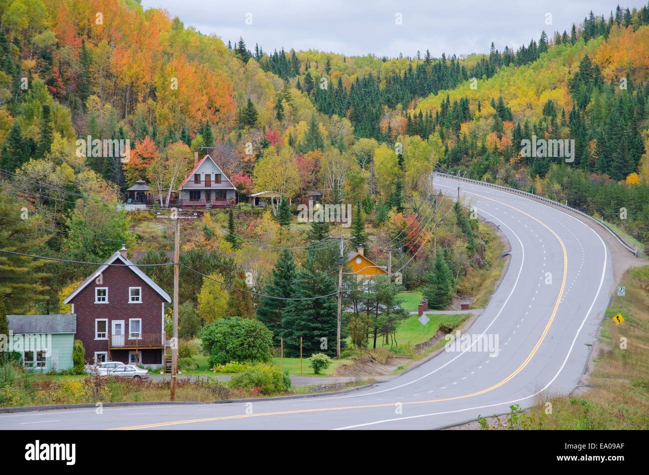Quebec road signs hi-res stock photography and images - Alamy