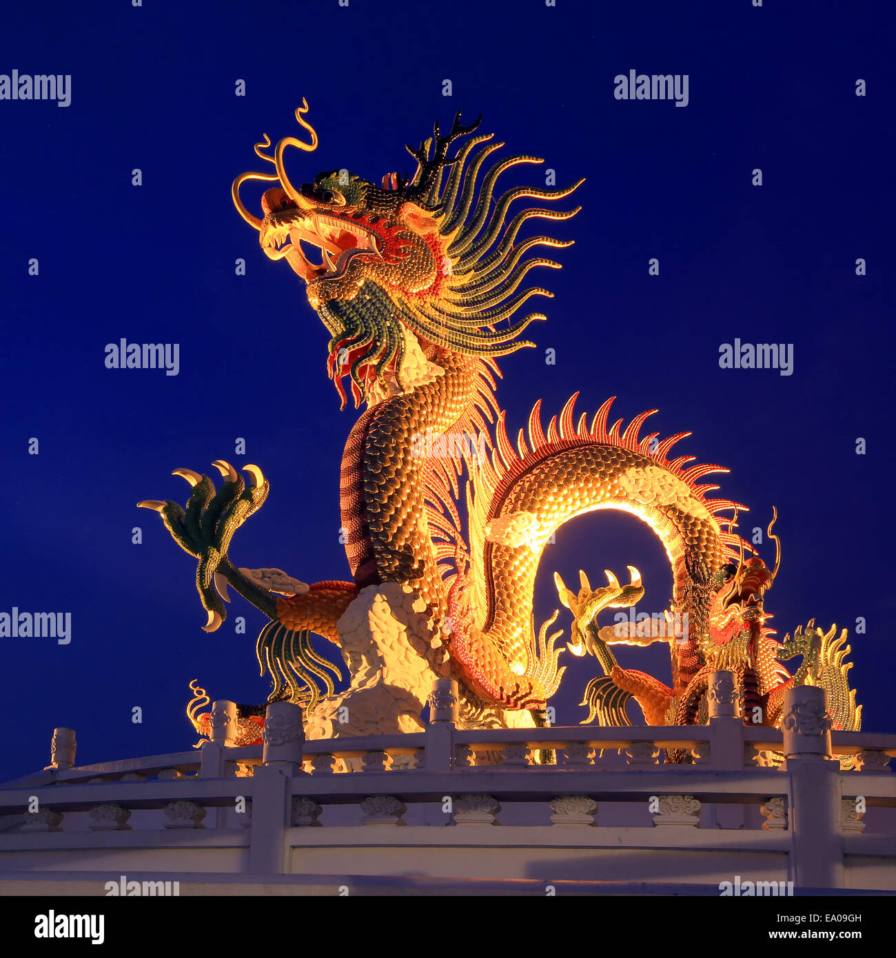 Chinese Golden Dragon Wallpaper
