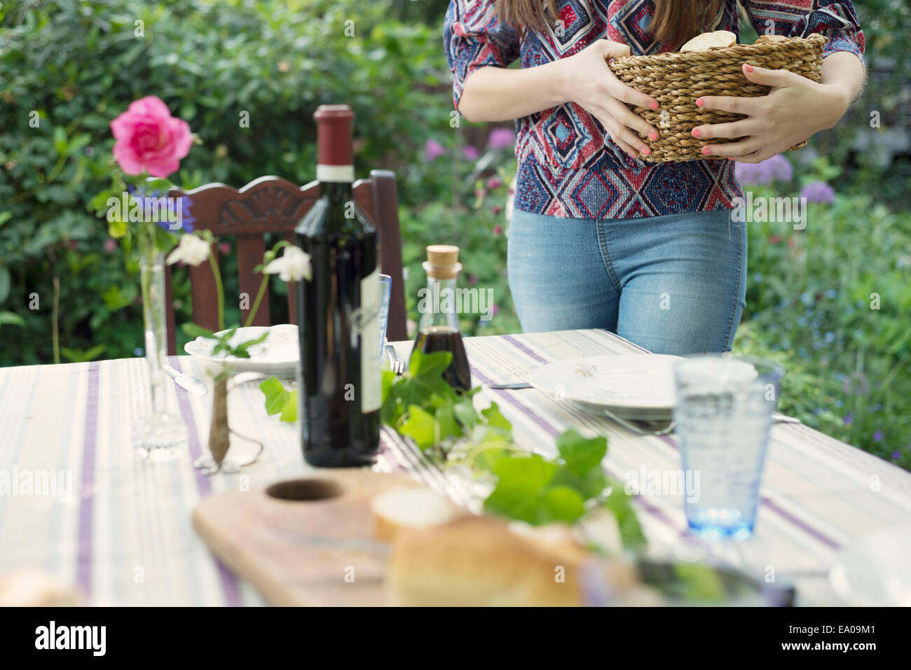 Setting table hi-res stock photography and images - Alamy