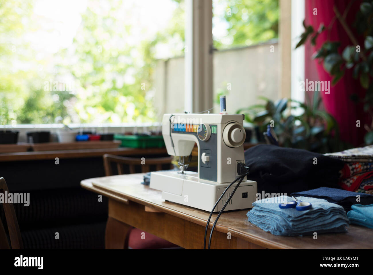 Sewing machine table hi-res stock photography and images - Alamy