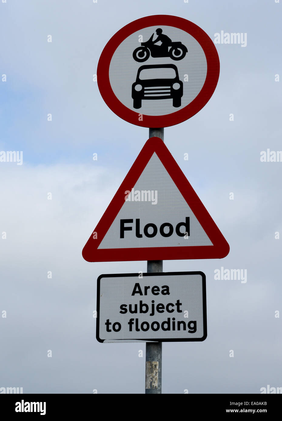 Road subject to flooding sign hi-res stock photography and images - Alamy