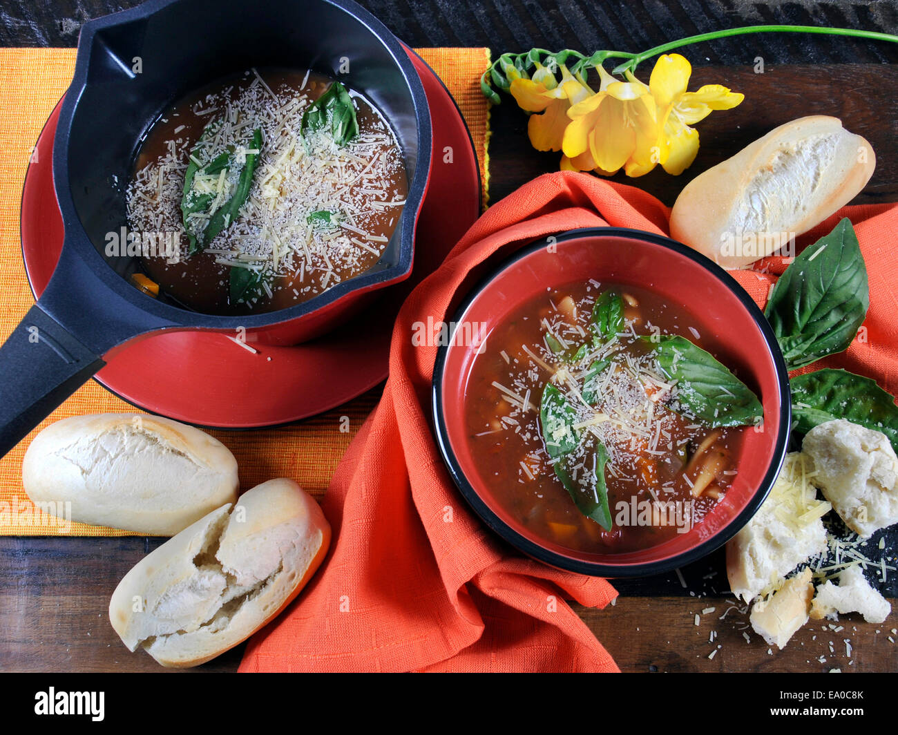 Lunch setting aerial hi-res stock photography and images - Alamy