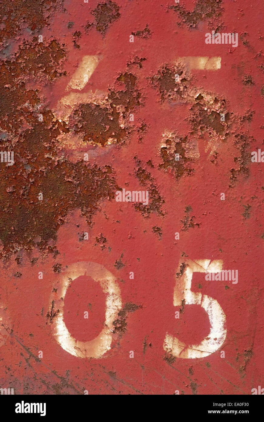 Rusty background metal sheet with painted number five Stock Photo - Alamy
