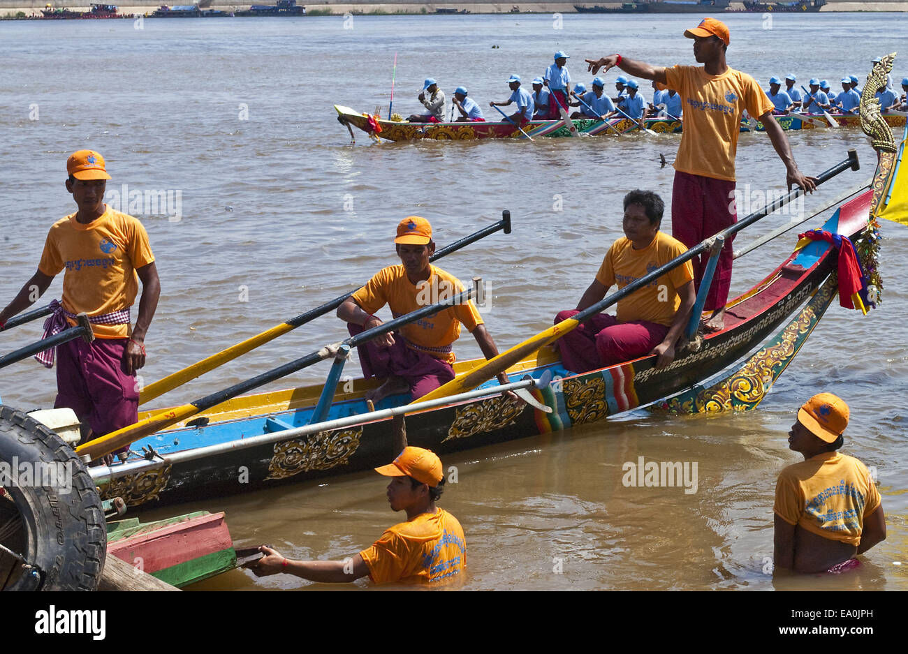 Phnom penh boat race hi-res stock photography and images - Alamy