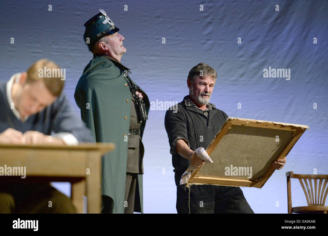 Actor Florian Stohr as Siggi Jepsen, Stefan Rehberg as police officer ...