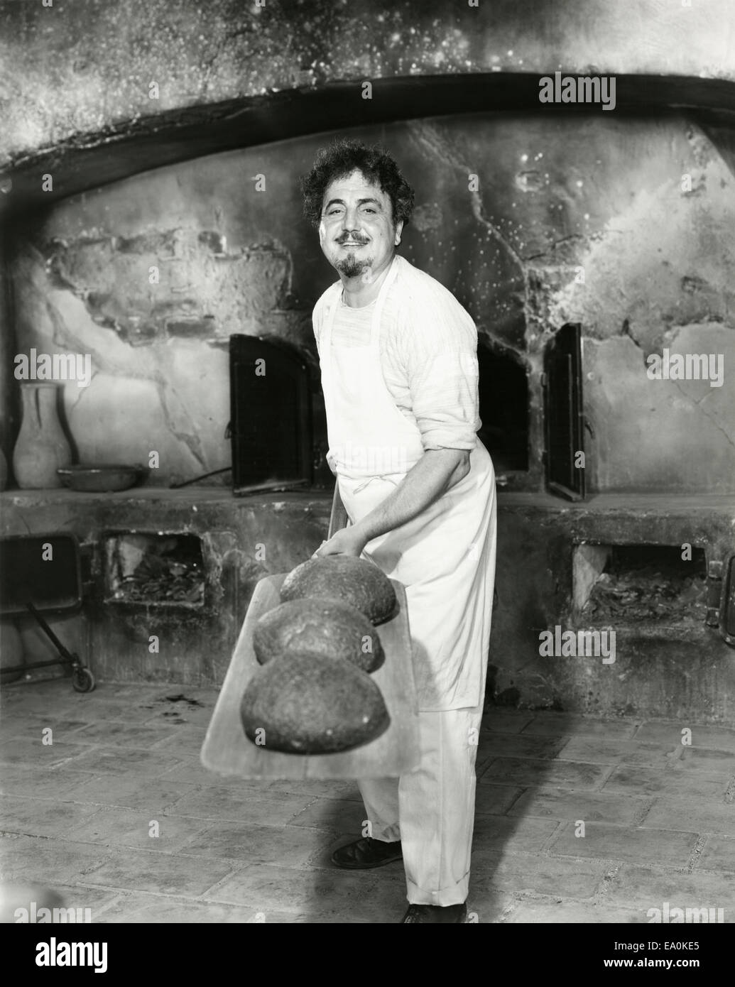 Baker bread historical hi-res stock photography and images - Alamy