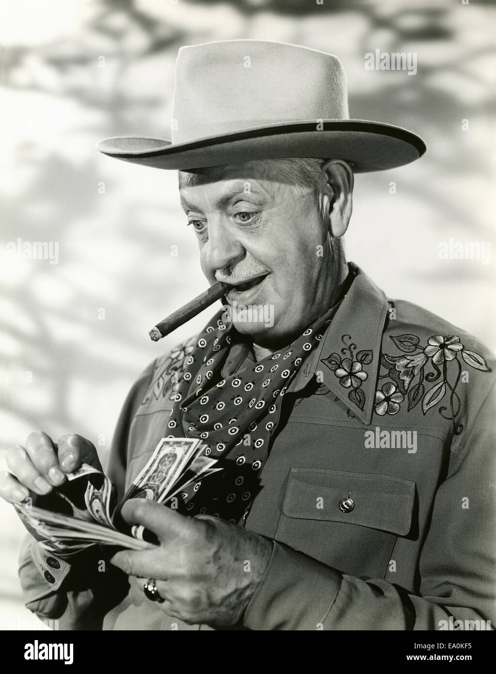 Old visuals money hi-res stock photography and images - Alamy